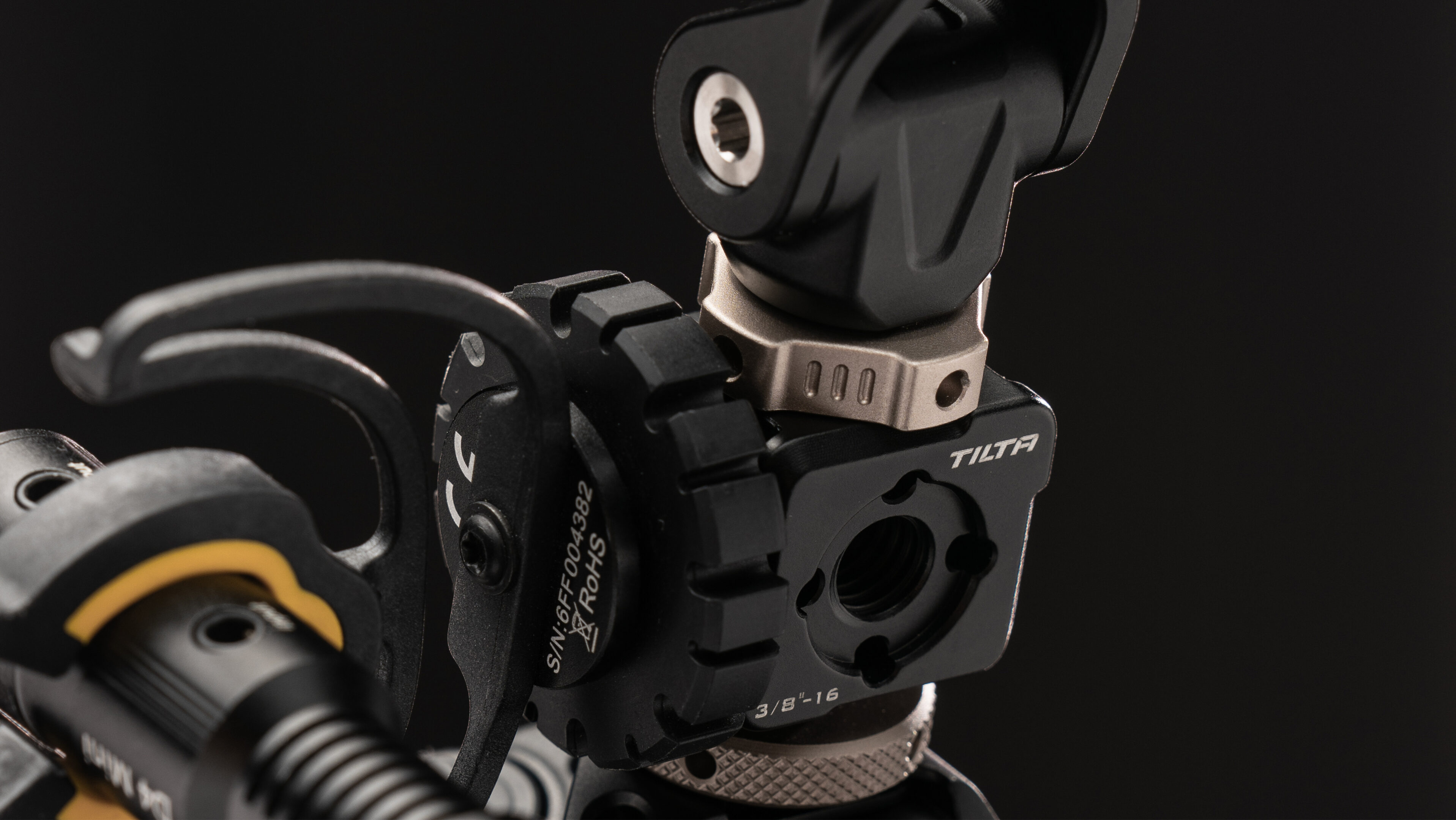 Tilta Multi-Functional Cold Shoe Mounting Bracket - Black | Tilta