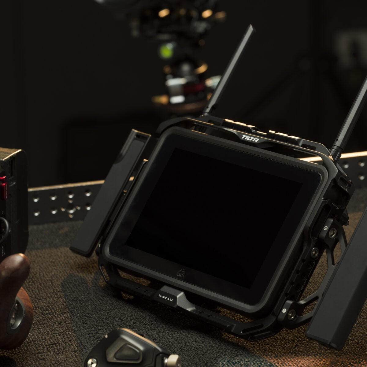 Monitor Cage for Atomos Shogun Ultra/Connect Handheld – Black | Tilta