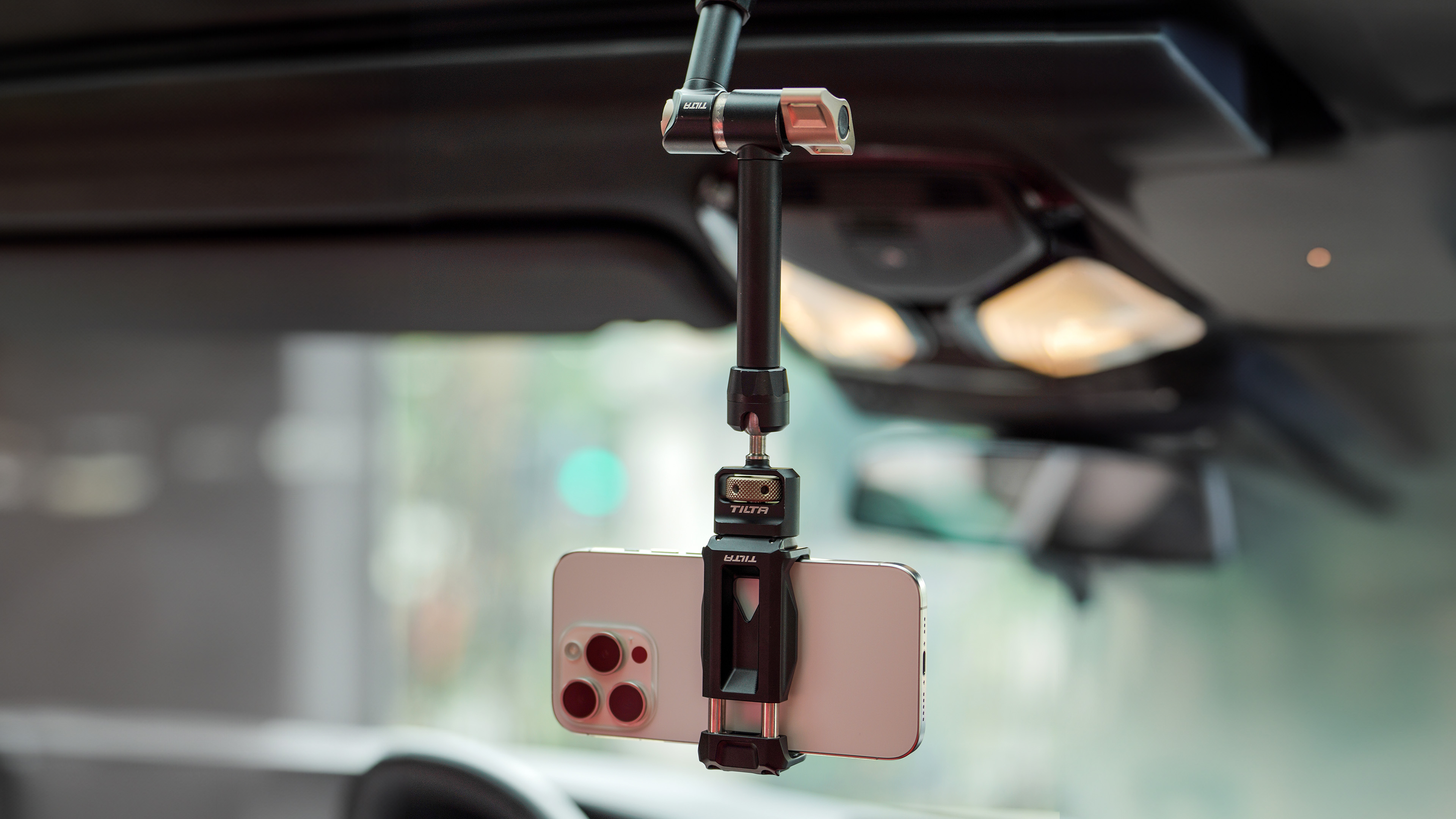 Tilta Adjustable Phone Mounting Bracket (1/4″-20) - Black | Tilta