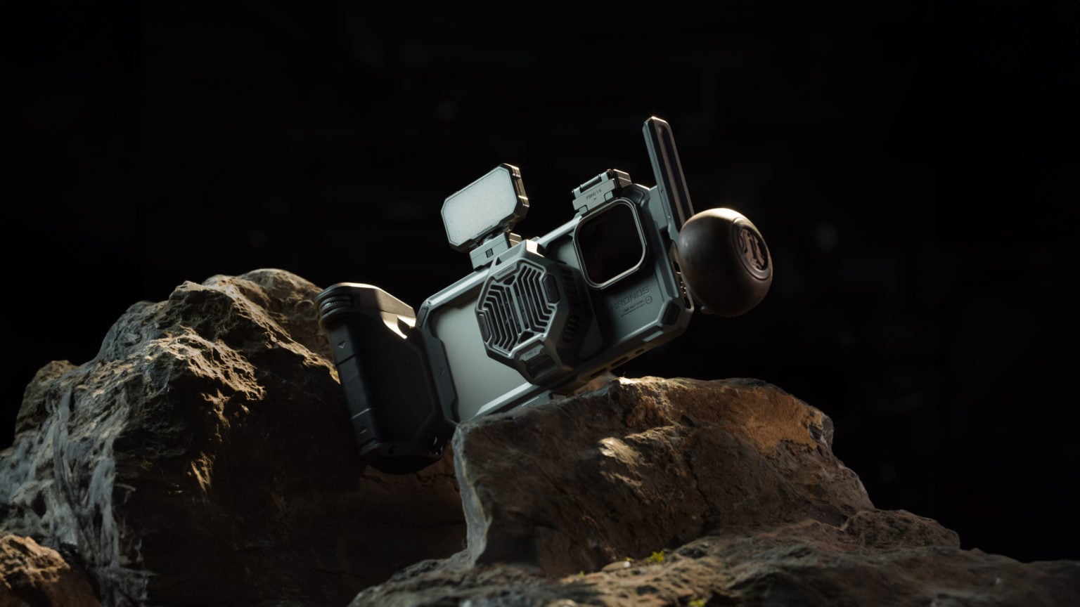 Khronos Cooling System for iPhone 15 Pro/Pro Max | Tilta