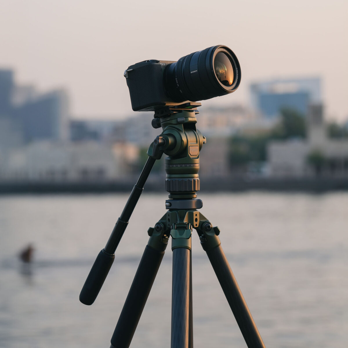 Tilta VT05 Travel Video Fluid Head with 3-Stage Carbon Fiber Tripod ...