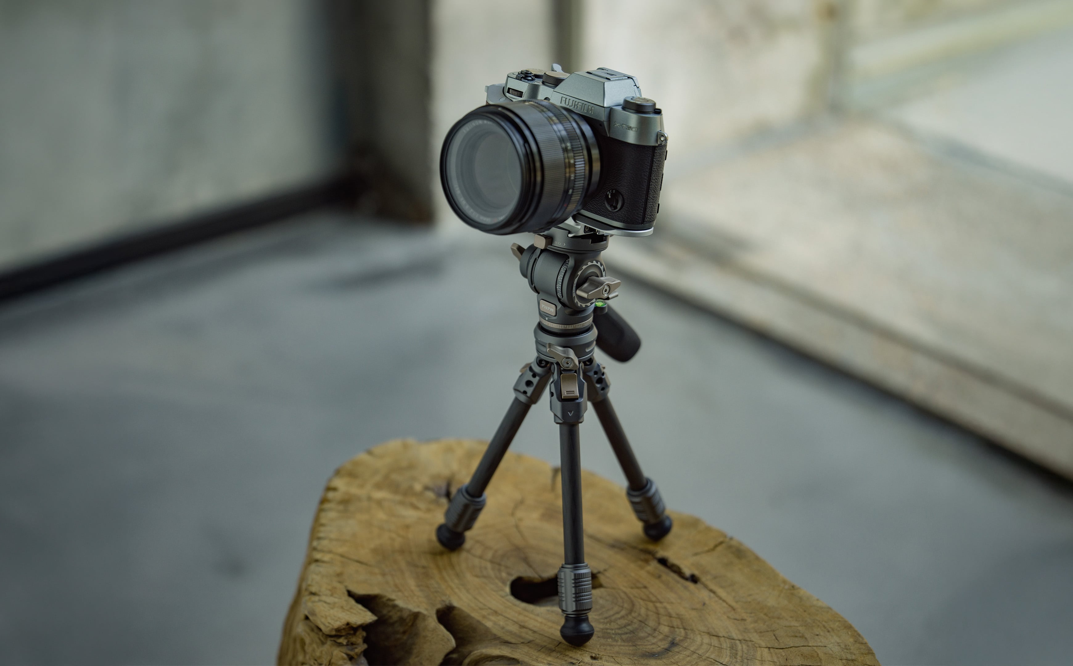 Tilta VT03 Tabletop Video Fluid Head with 1-Stage Carbon Fiber Tripod ...