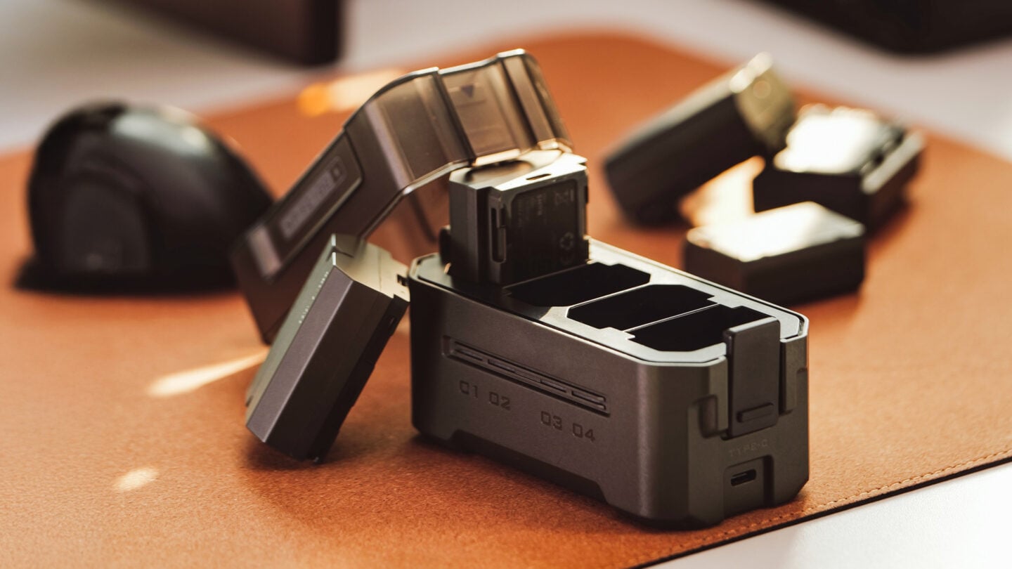 Tilta Portable Charging Station for NP-FZ100 (4 Channel) - Green | Tilta