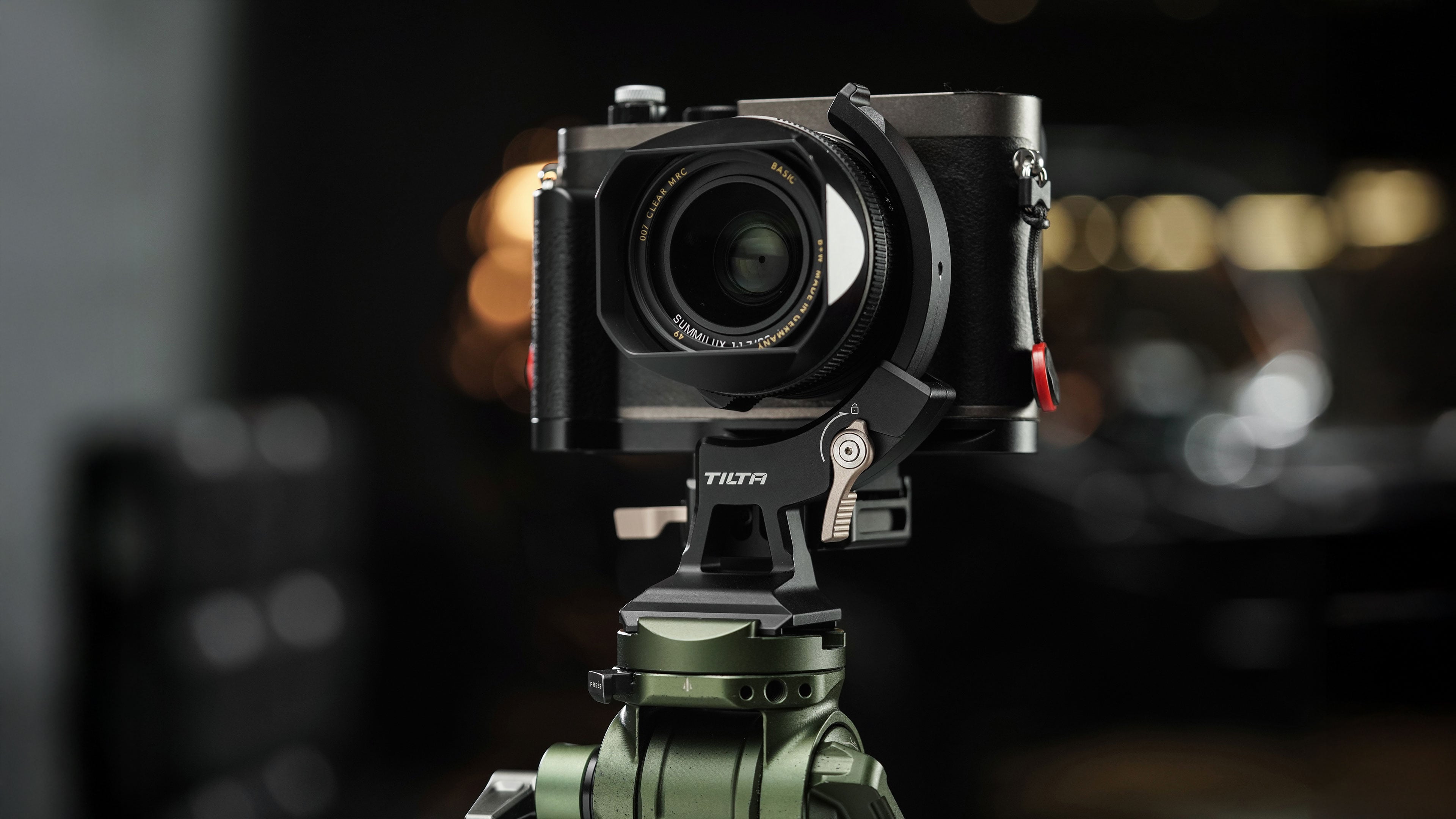 Tilta Adjustable Vertical Camera Support Bracket – Black | Tilta