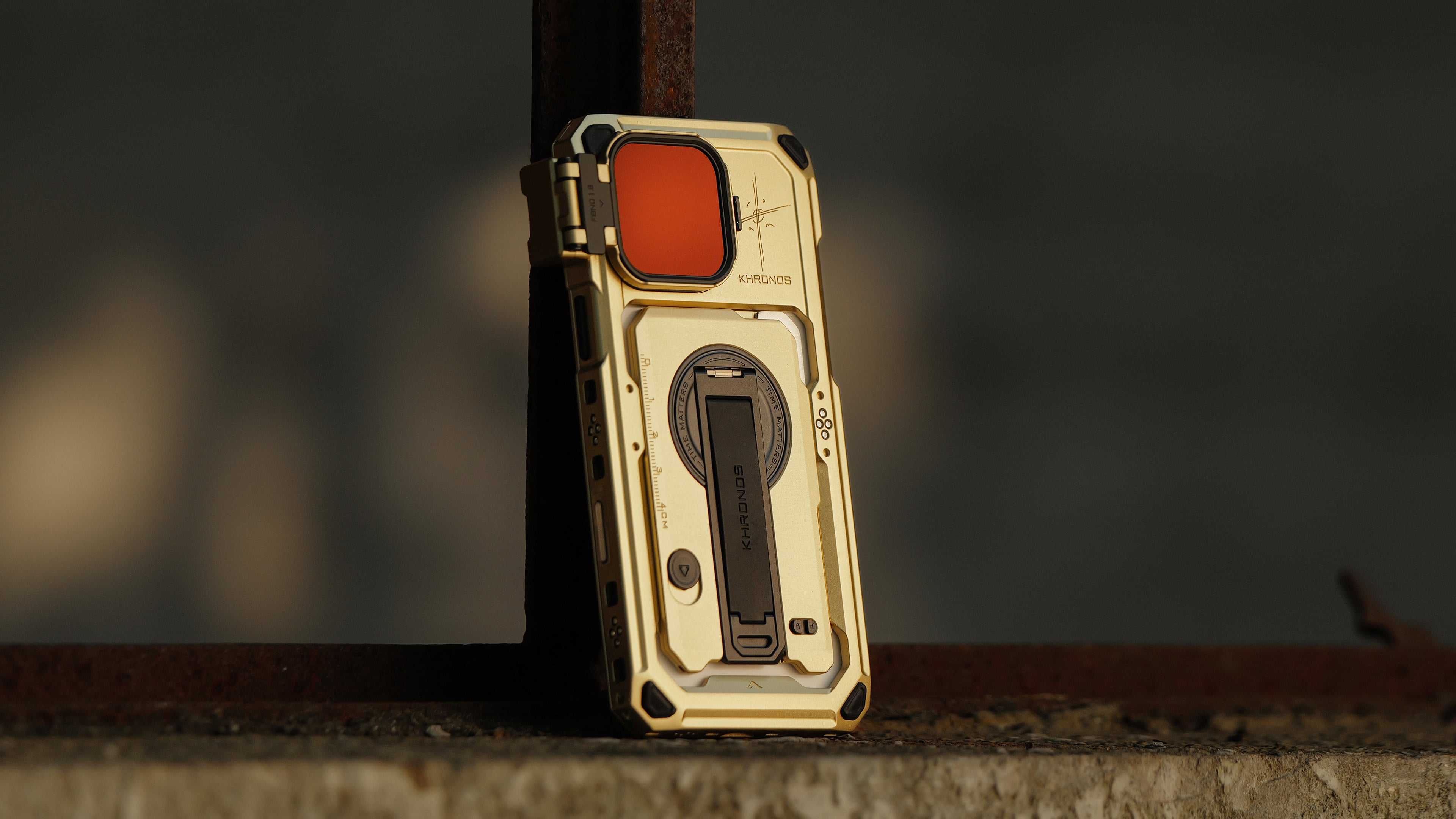 Khronos x On the Roam iPhone 16 Pro/Pro Max Case - Gold | Tilta