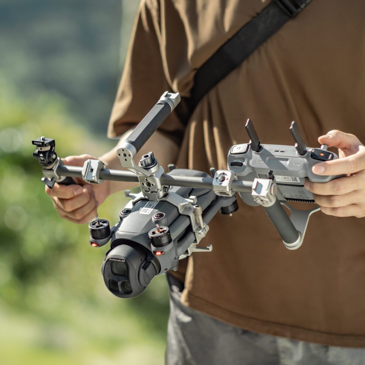 Handheld Support System for DJI Mavic 4 Pro - Titanium White | Tilta